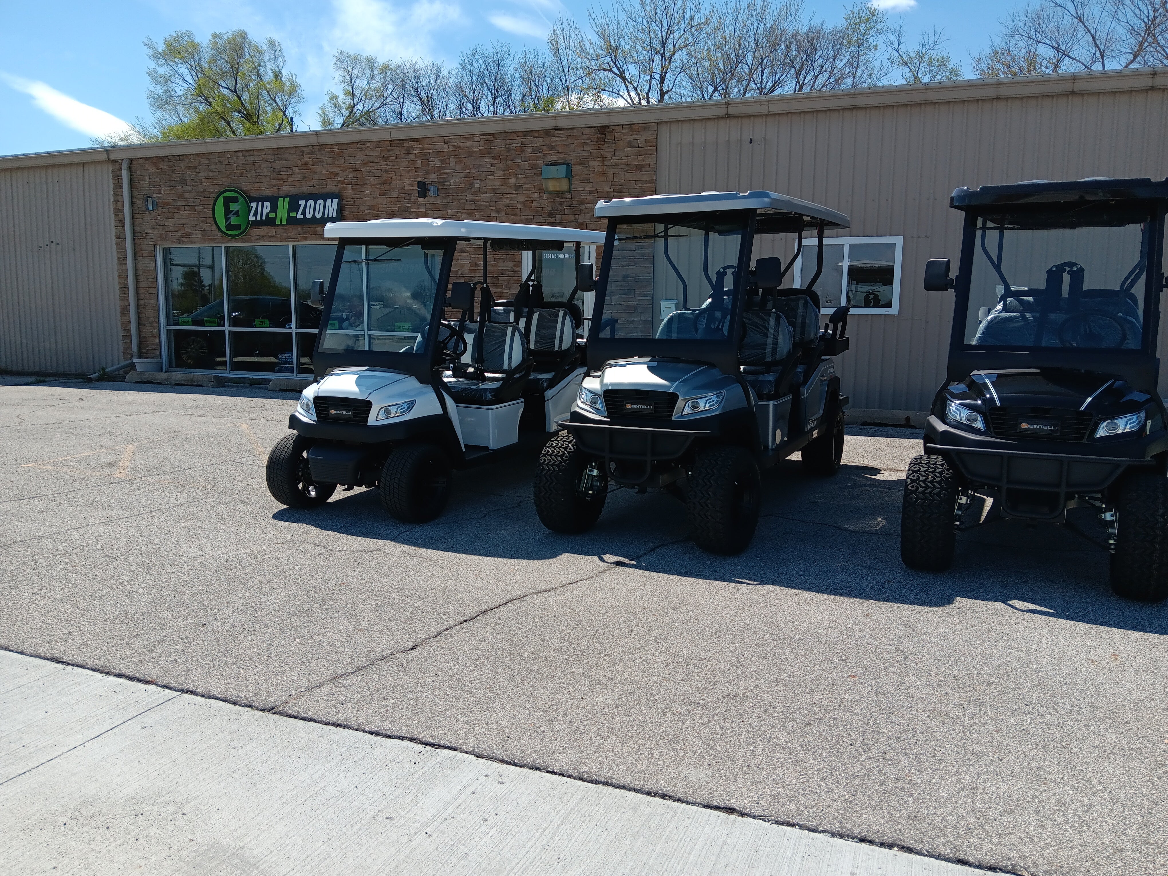 Bintelli Golf Carts in Des Moines | Premier Lithium Golf Carts in DSM ...